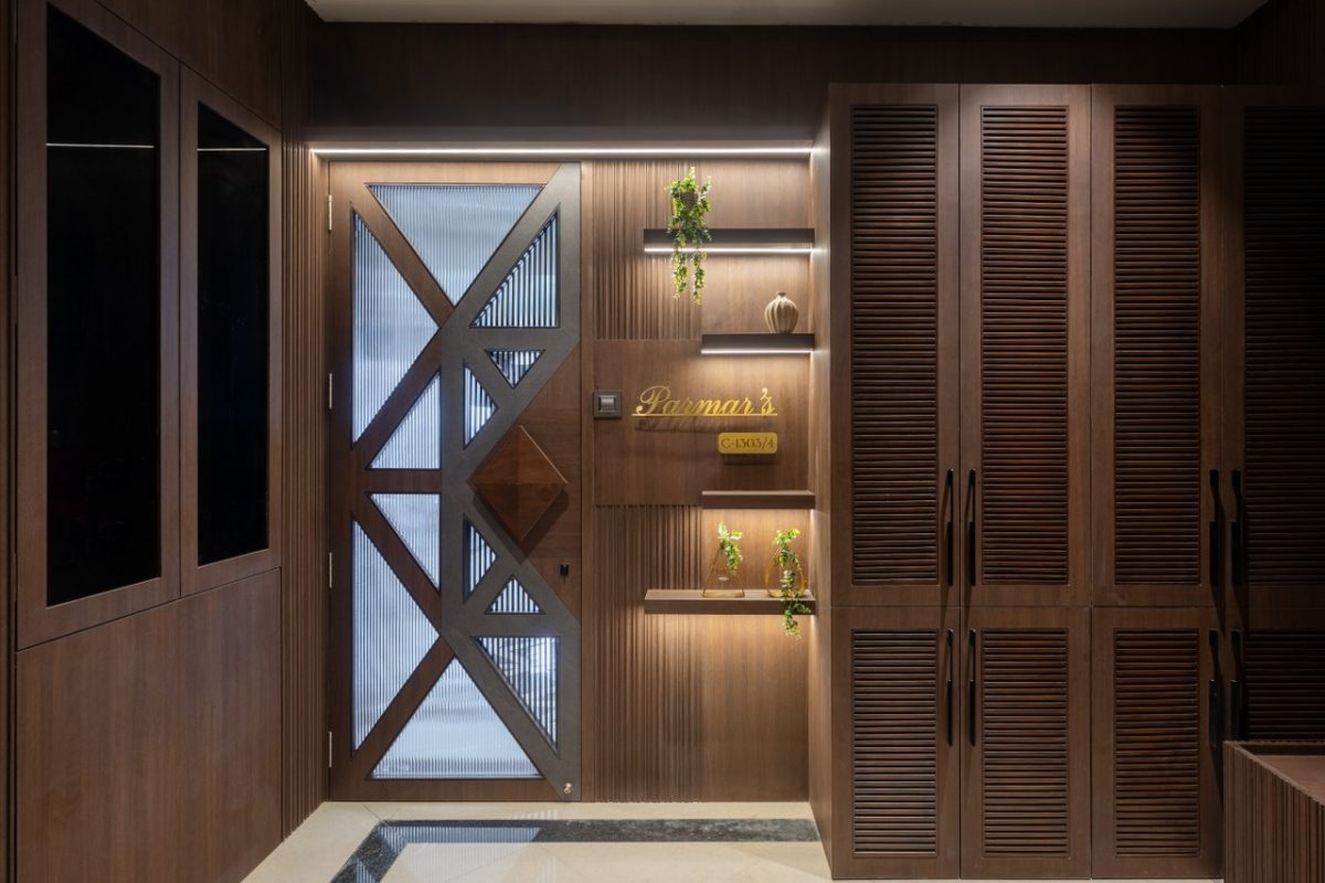 This 4-Bedroom House Design Blends Bold Accents With Understated ...