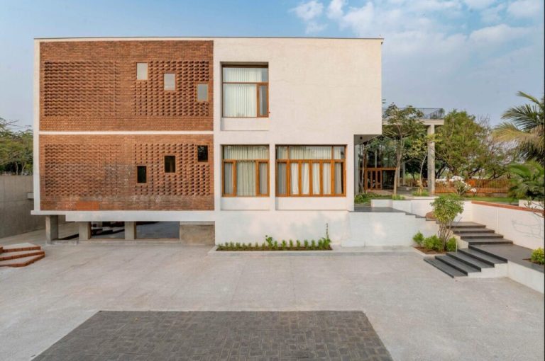 The Timeless Appeal of Brick: 20 Exemplary Brick Houses