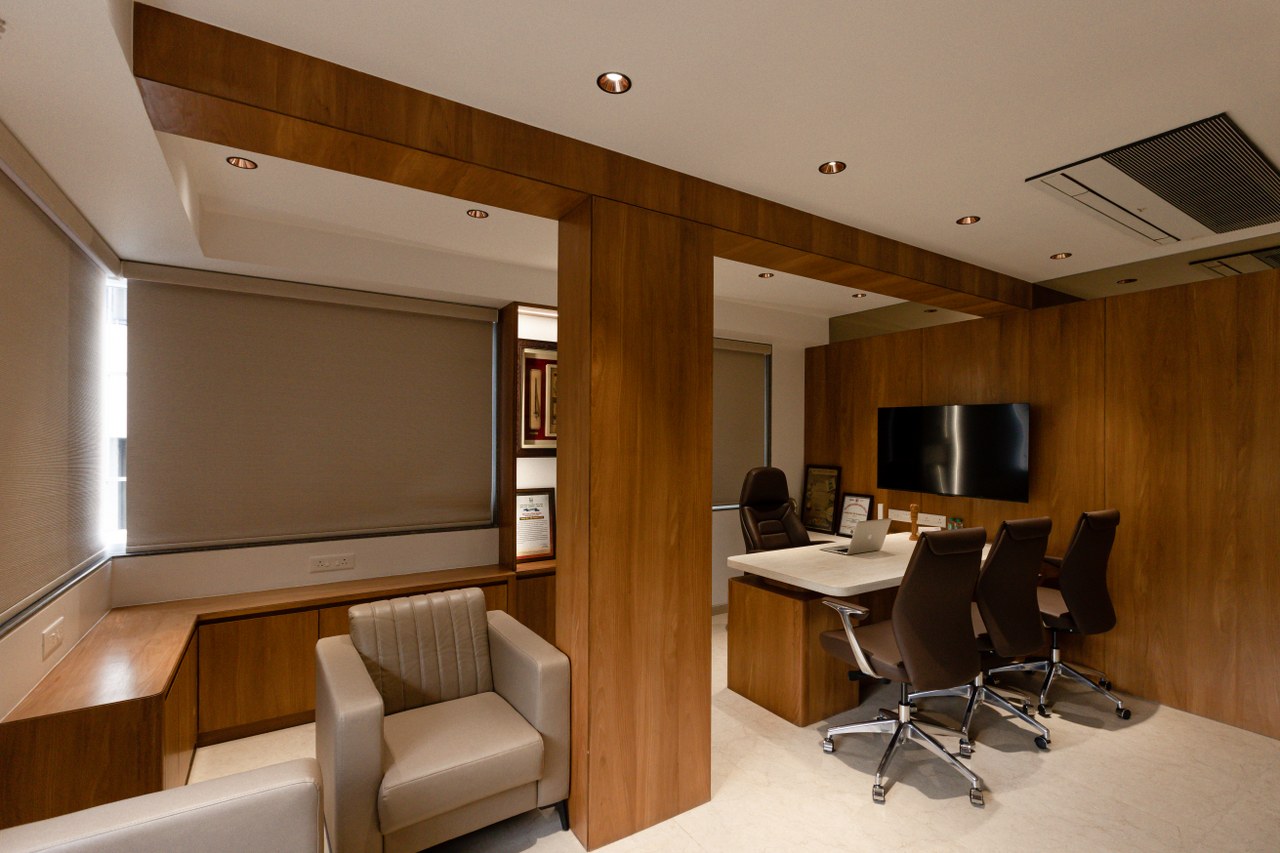 This Minimalistic Office Design Enhances Functionality & Reflects Brand ...