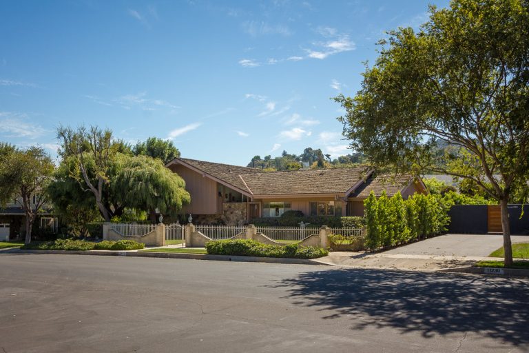 The Evolution of Split Level House: From Post-War Popularity to Modernity