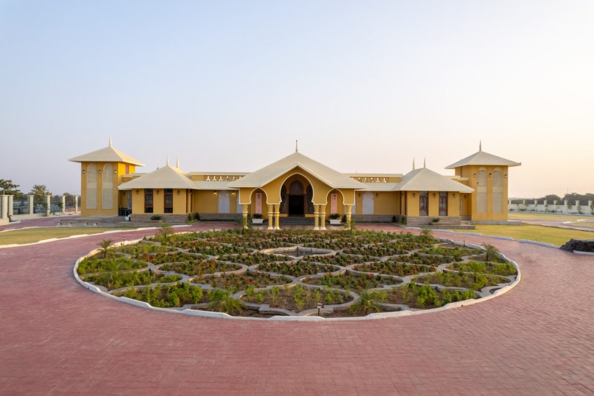 Classical House Design Redefines Luxury in a Sprawling Resort Home ...