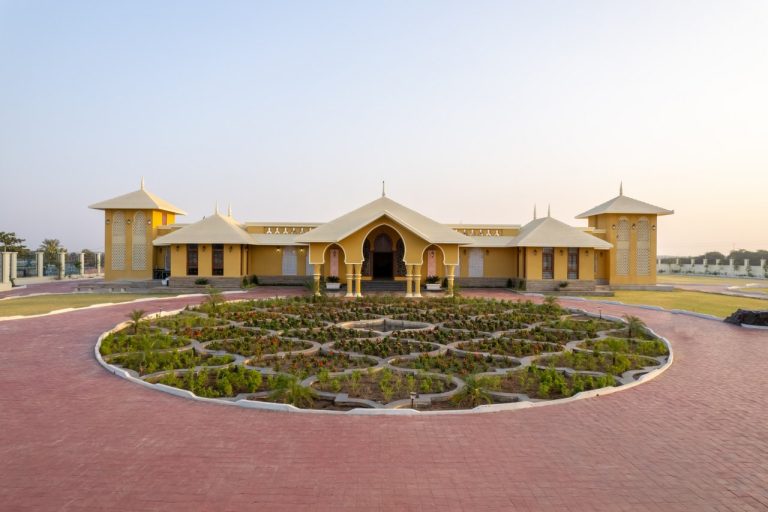 Classical House Design Redefines Luxury in a Sprawling Resort Home ...