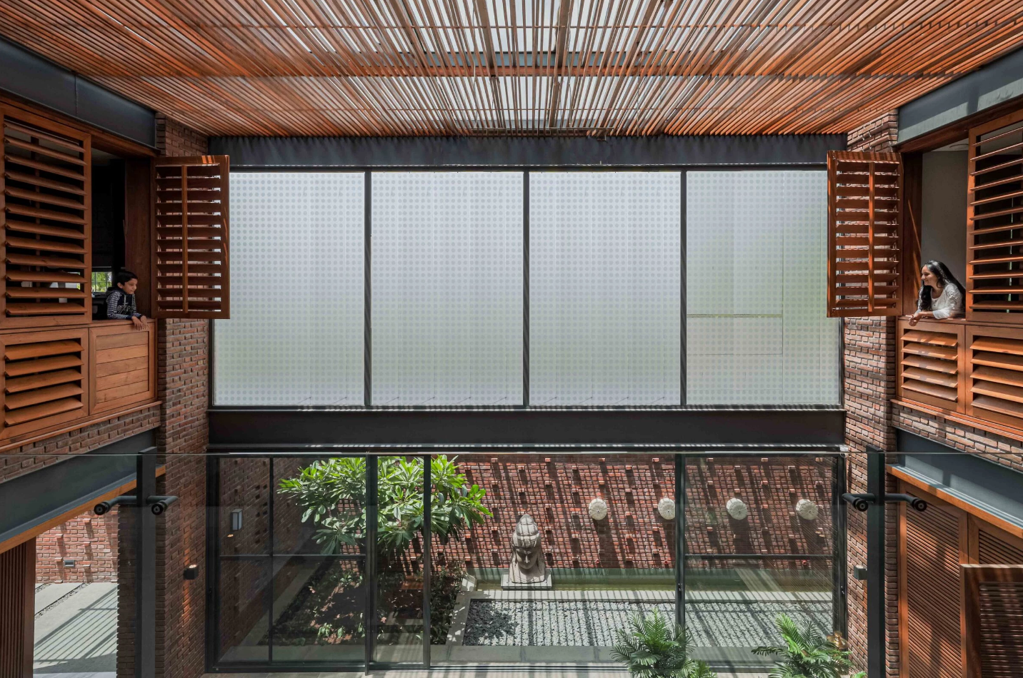 This Courtyard Architecture Reintroduces the Sacred Court in Modern ...