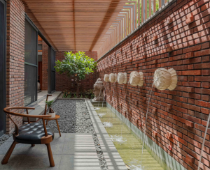 This Courtyard Architecture Reintroduces the Sacred Court in Modern ...
