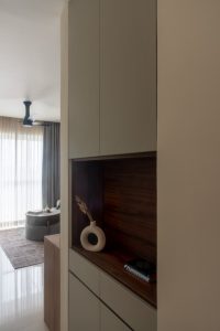 This Cozy Apartment Feels Spacious and Open with Visual Connectivity ...