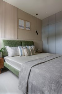 This Cozy Apartment Feels Spacious and Open with Visual Connectivity ...