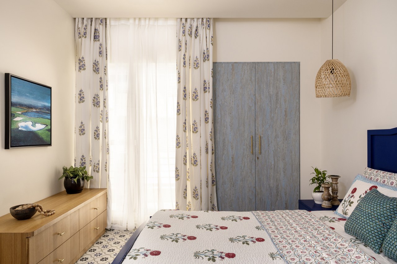 15 interesting Cupboard Designs For Small Bedroom