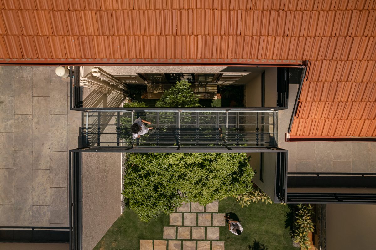 This Forest Villa in Tamil Nadu Combines Solid Exteriors With Fluid ...