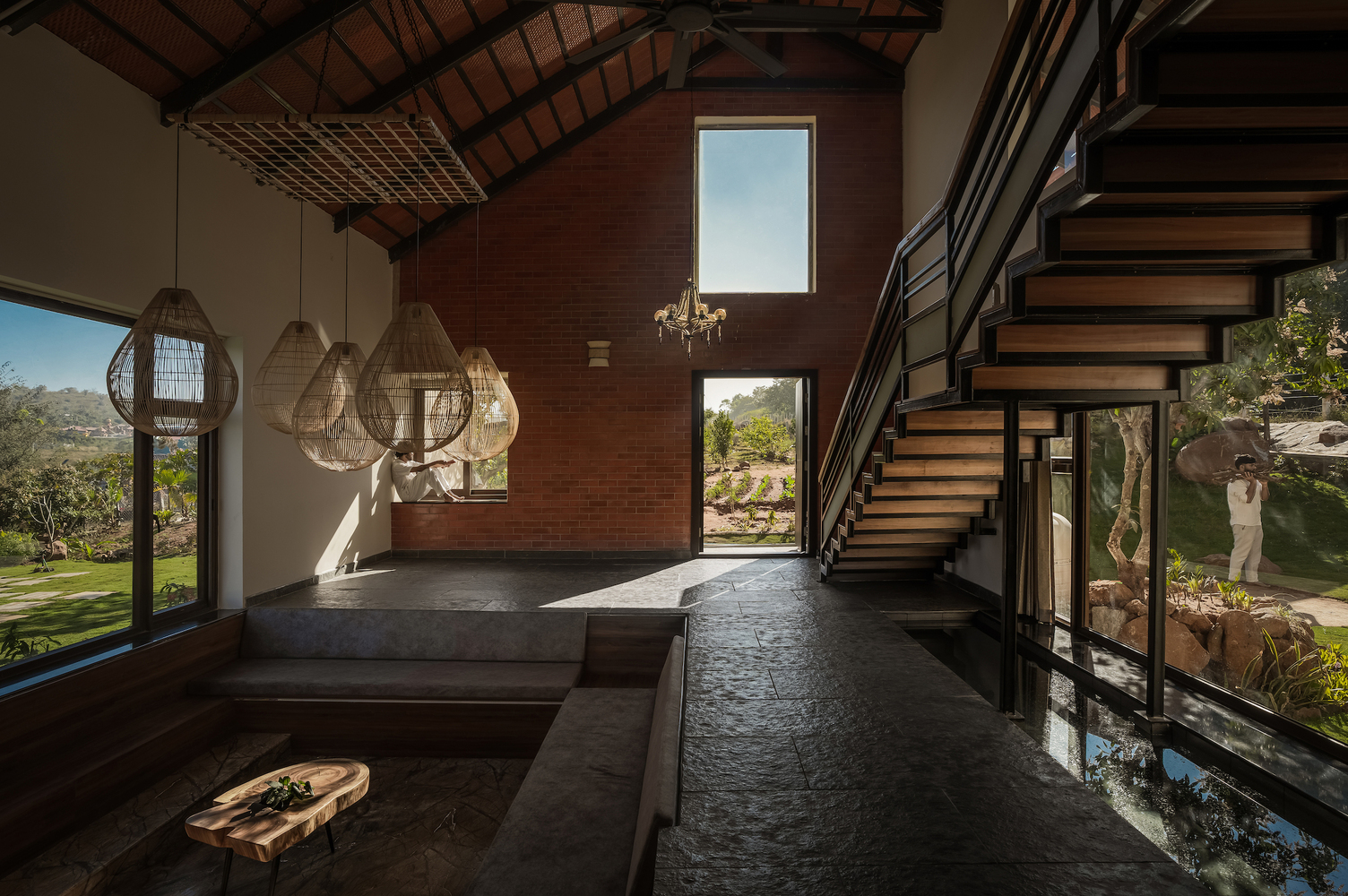 This Forest Villa in Tamil Nadu Combines Solid Exteriors With Fluid ...