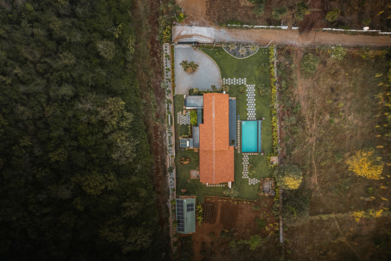 This Forest Villa in Tamil Nadu Combines Solid Exteriors With Fluid ...