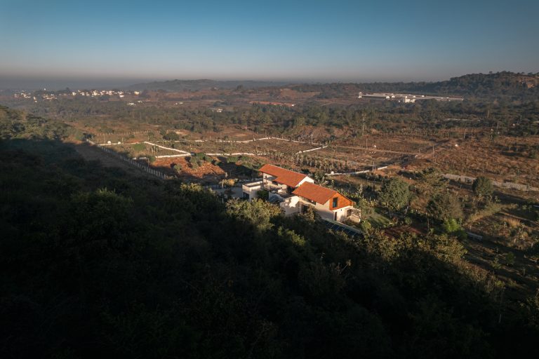 This Forest Villa in Tamil Nadu Combines Solid Exteriors With Fluid ...