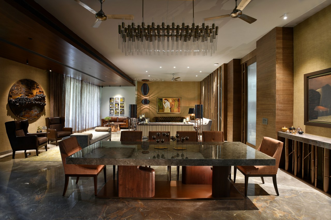 This High Ceiling House in Sushant Lok Seamlessly Blends With Nature at ...