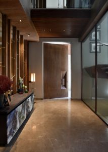 This High Ceiling House in Sushant Lok Seamlessly Blends With Nature at ...