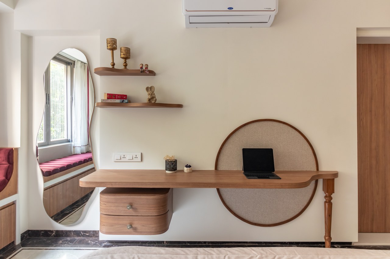 Indian Traditional Interior Designs Add Elegance with Antique Details ...