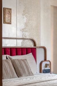 Indian Traditional Interior Designs Add Elegance with Antique Details ...