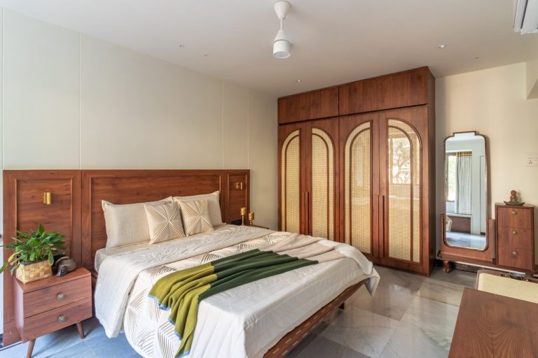 Indian Traditional Interior Designs Add Elegance with Antique Details ...