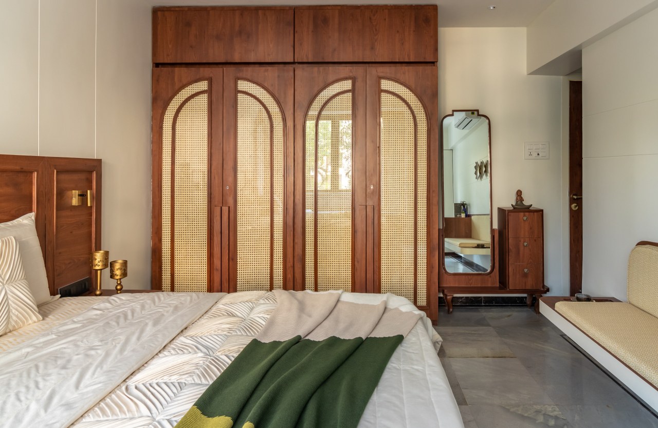 Indian Traditional Interior Designs Add Elegance with Antique Details ...