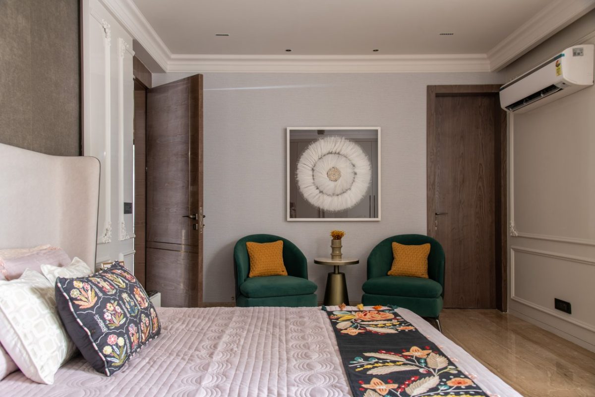 Interior Classic Design Blends Elegance And Luxury In A Bustling City Apartment | Lunica Architects