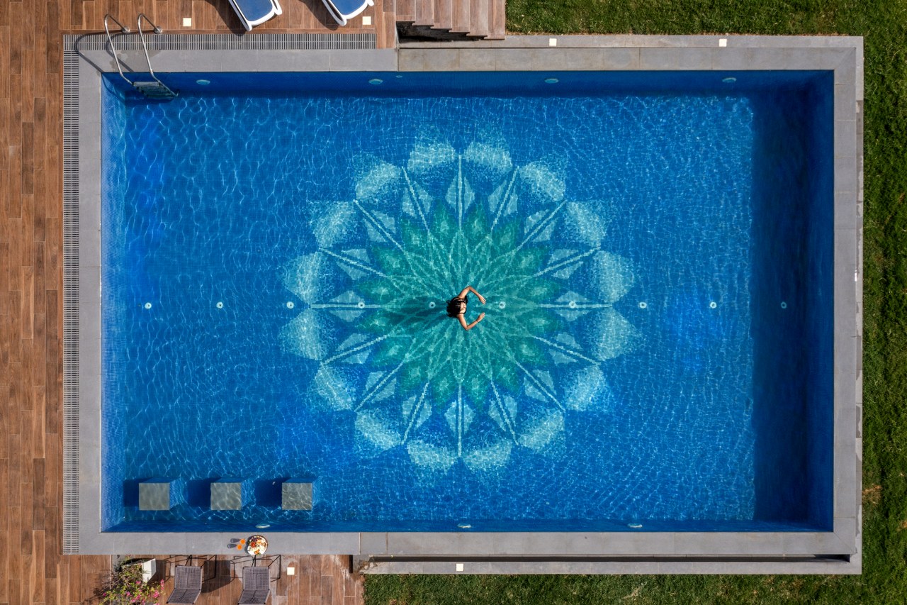 This Luxury House Design Blends Privacy And Communal Experiences | Eterna by Aayushi Patel