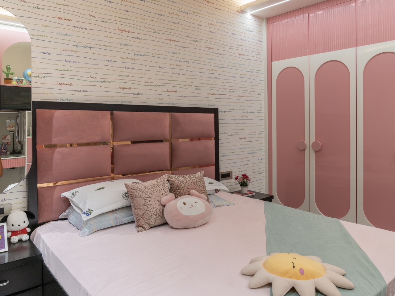 Miorah House Showcases Modern Furniture Design In A Contemporary ...