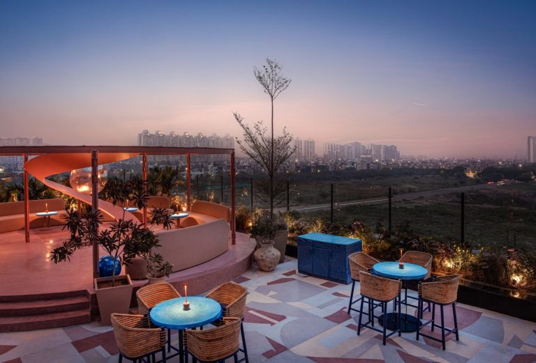 Melt, A Cocktail Bar Fuses Modern Organic Interior With Immersive ...