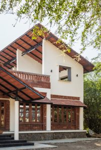 This Century-Old Rustic Farmhouse Embraces Classic-Modern Design ...