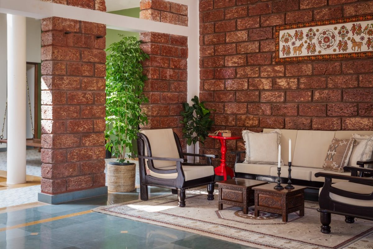 This Century-Old Rustic Farmhouse Embraces Classic-Modern Design ...