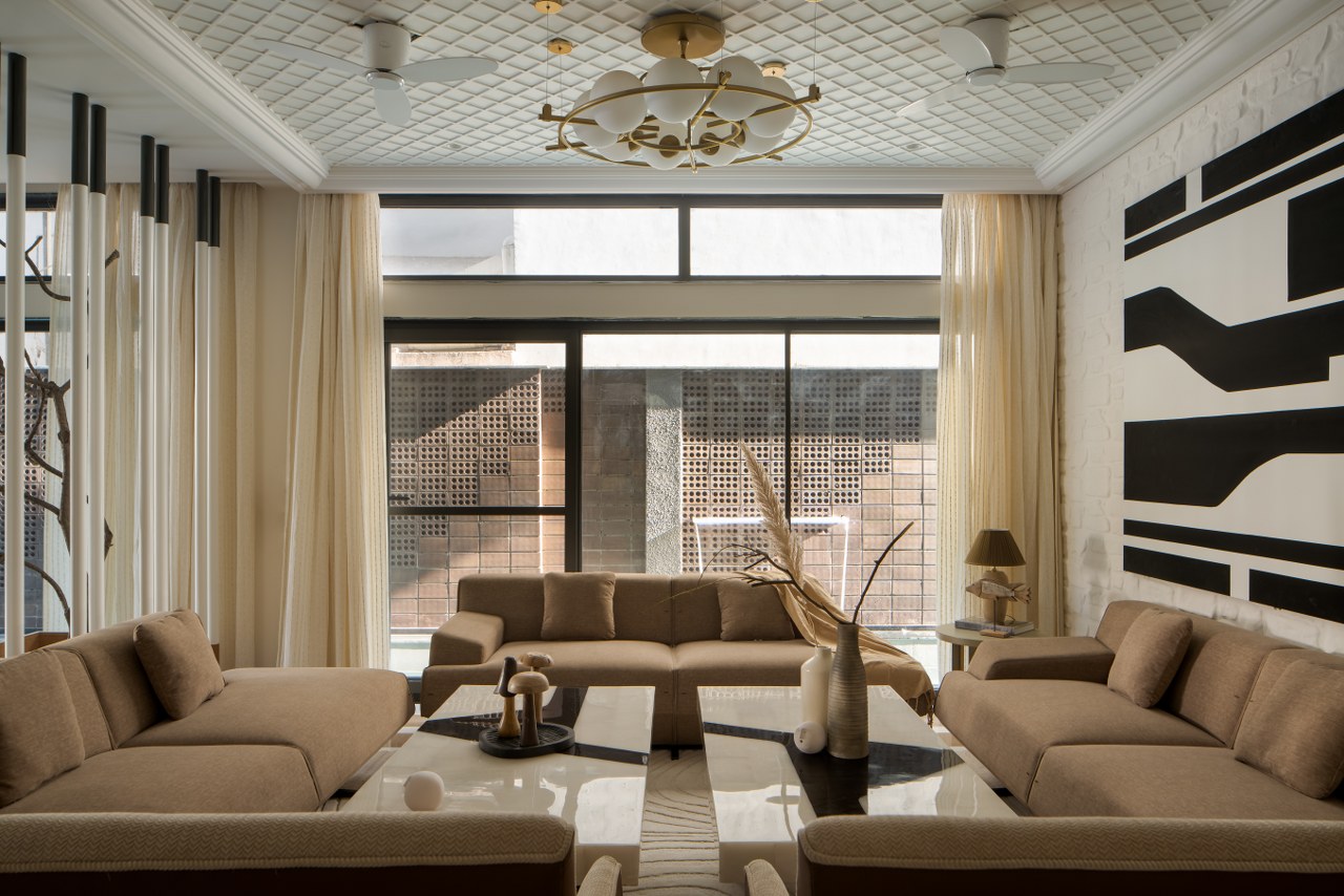 This Urban Residence Stands Strong Amidst The Industrial Chaos | Sian ...