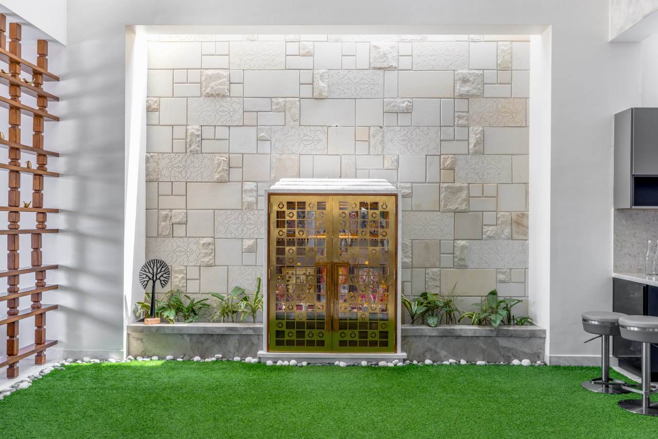 This Vertical House Offers the Perfect Balance of Privacy and ...