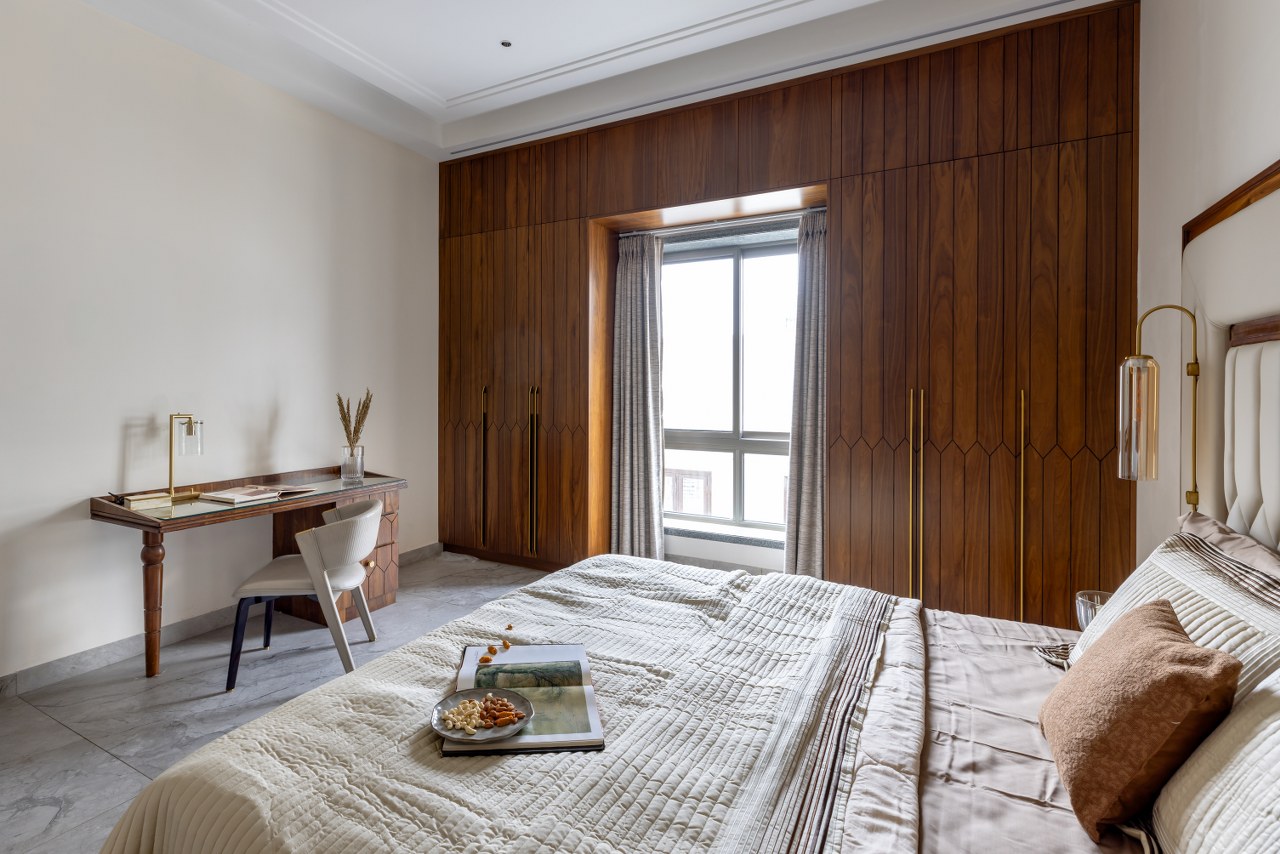 This Vertical House Offers the Perfect Balance of Privacy and ...