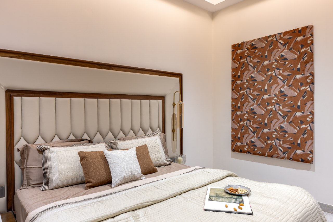 This Vertical House Offers the Perfect Balance of Privacy and ...