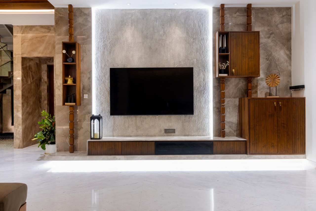 This Vertical House Offers the Perfect Balance of Privacy and ...