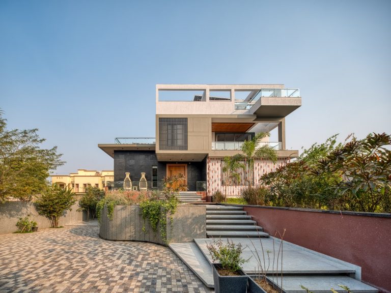 This Villa House Layout Embraces Openness And Structure | Pathway ...