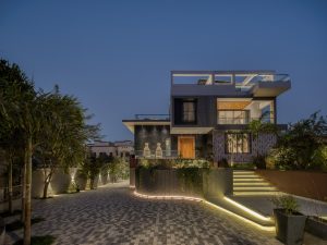 This Villa House Layout Embraces Openness And Structure | Pathway ...
