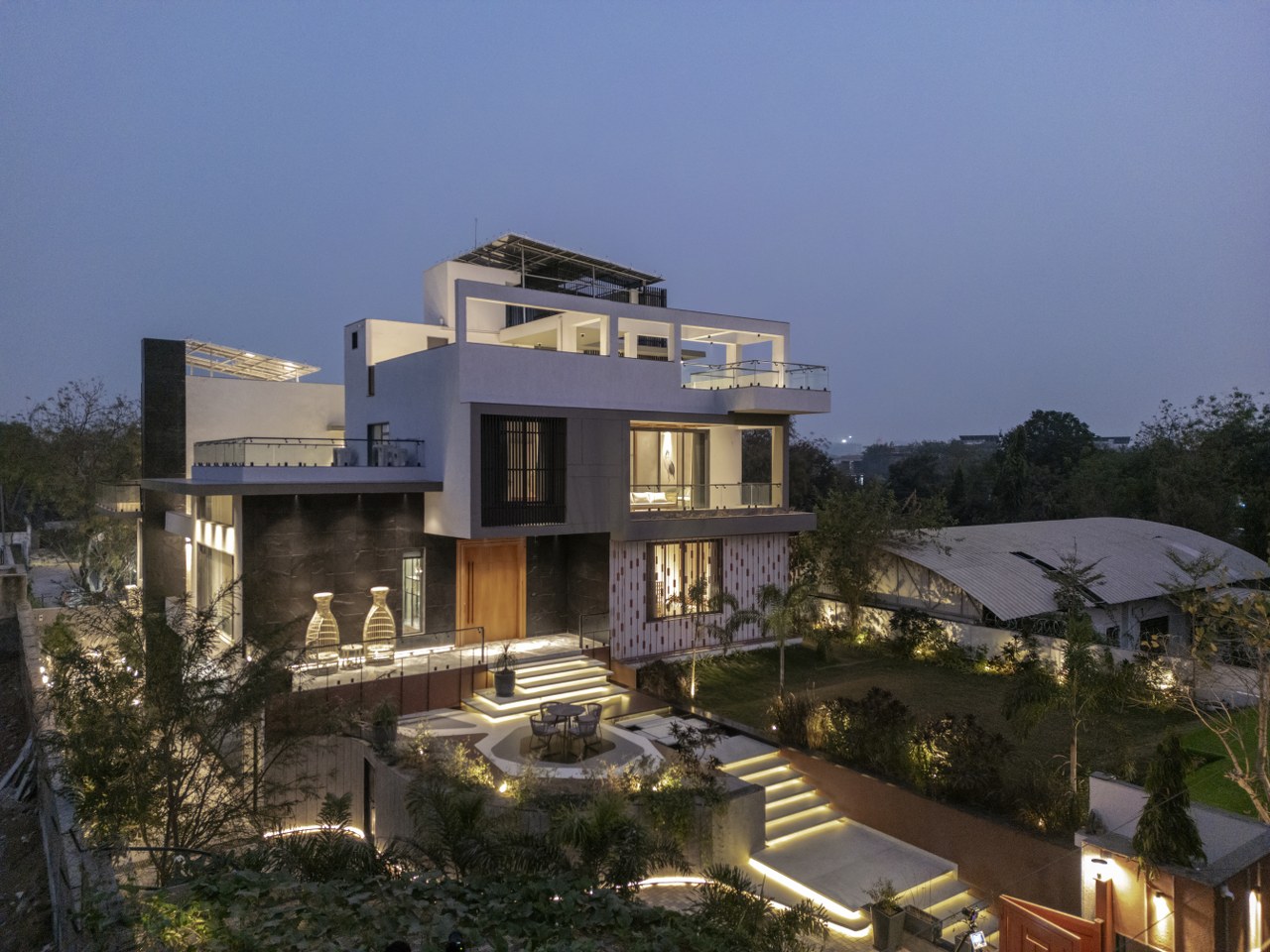 This Villa House Layout Embraces Openness And Structure | Pathway ...