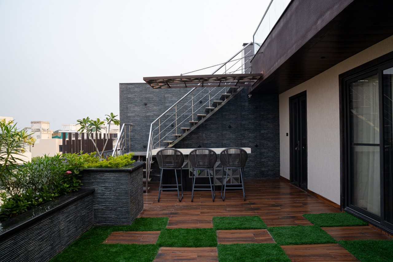 This Wood Home Interior Design Offers A Dialogue Between Human Touch ...