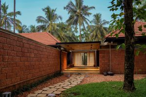 This L-shaped Home Design Is A Blend Of Retreat Tradition And Melody ...