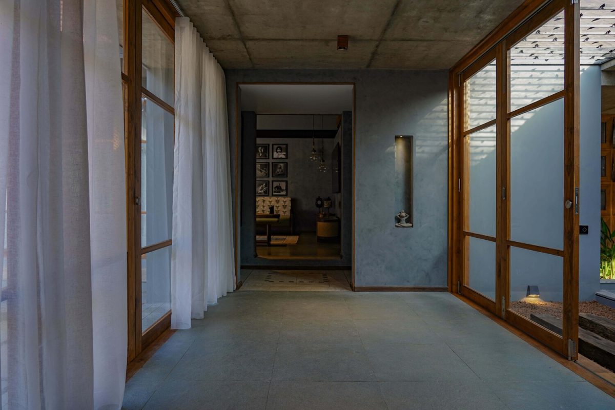 This L-shaped Home Design Is A Blend Of Retreat Tradition And Melody ...