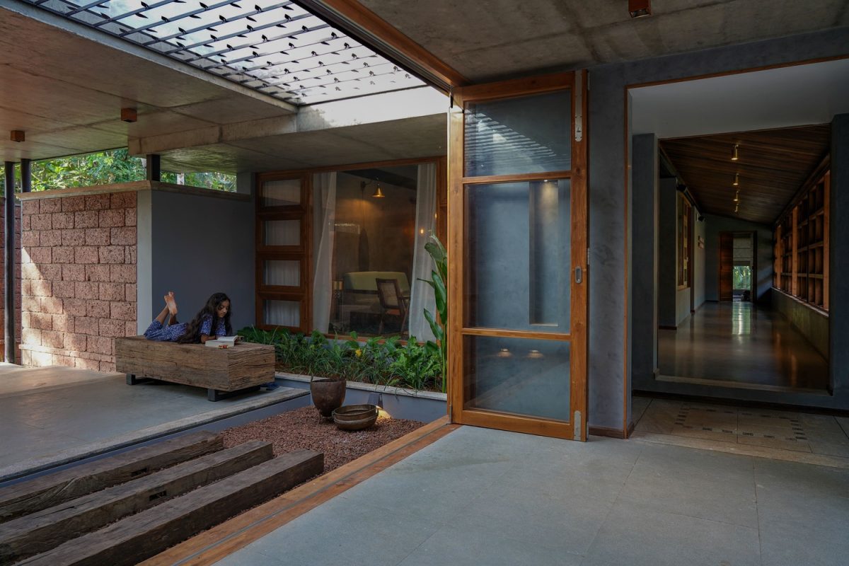 This L-shaped Home Design Is A Blend Of Retreat Tradition And Melody ...