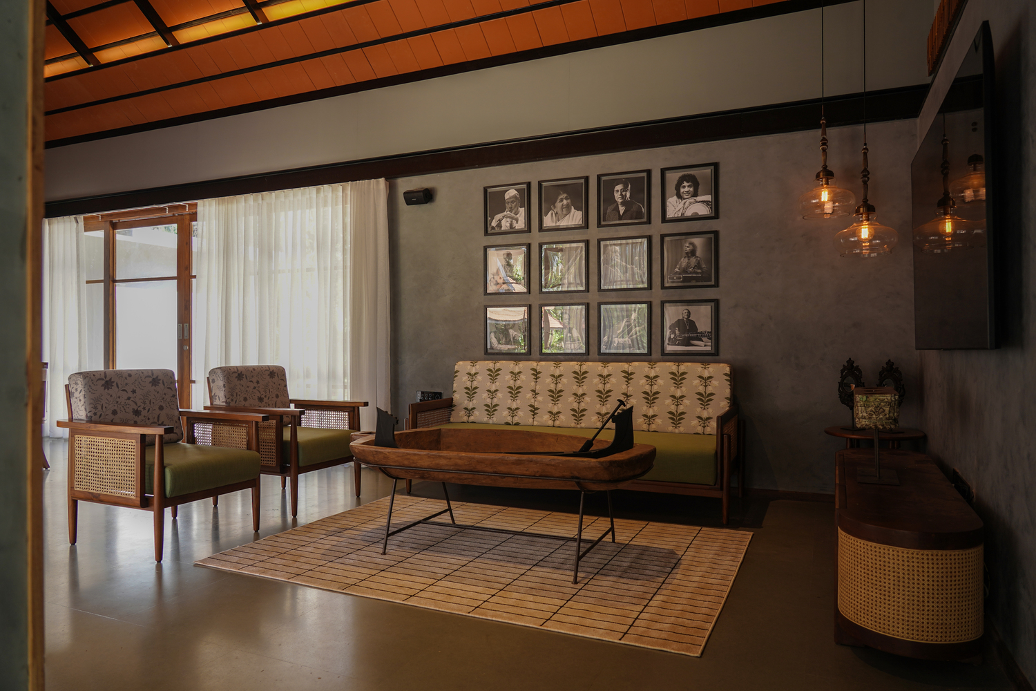 This L-shaped Home Design Is A Blend Of Retreat Tradition And Melody ...