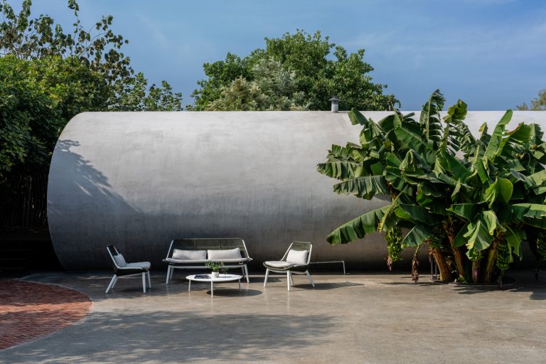 This Concrete House Design Challenges Conventional Boundaries ...