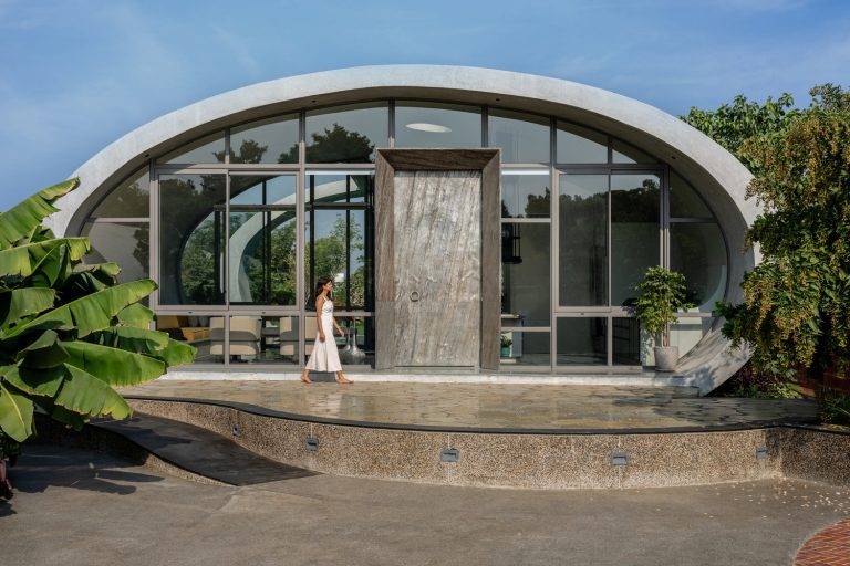 This Concrete House Design Challenges Conventional Boundaries ...