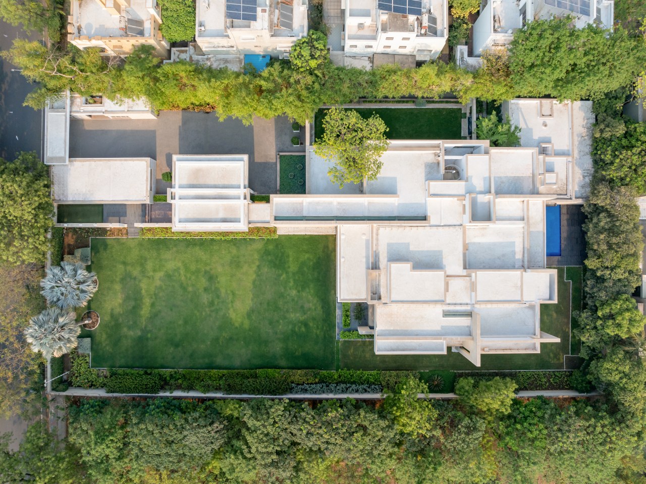 Lakhani Villa Embodies Modernism through Contemporary Minimalist ...