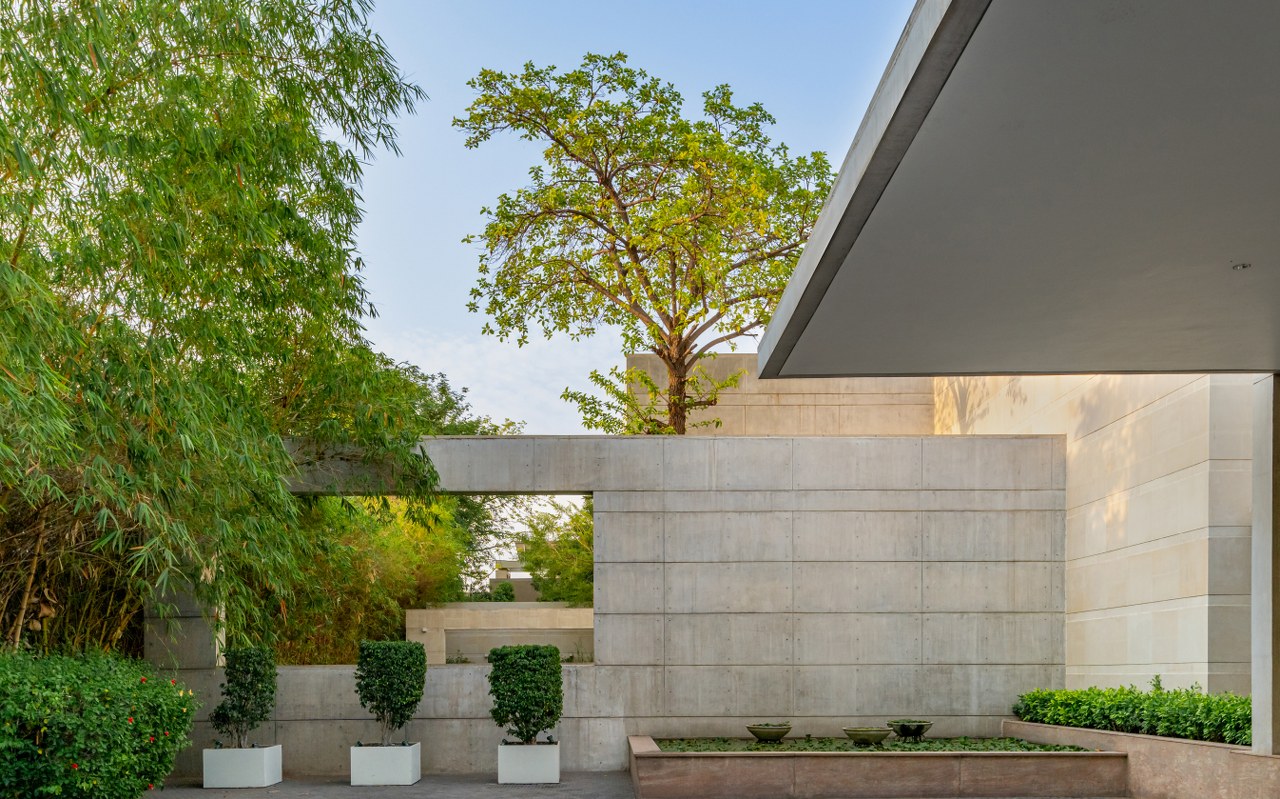 Lakhani Villa Embodies Modernism through Contemporary Minimalist ...