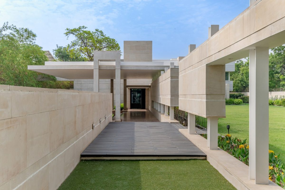Lakhani Villa Embodies Modernism through Contemporary Minimalist ...