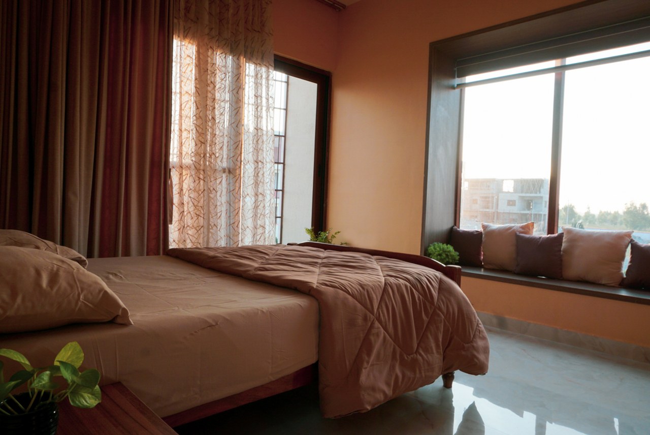 This Cozy House Design Creates Harmony Between Nature and Structure ...