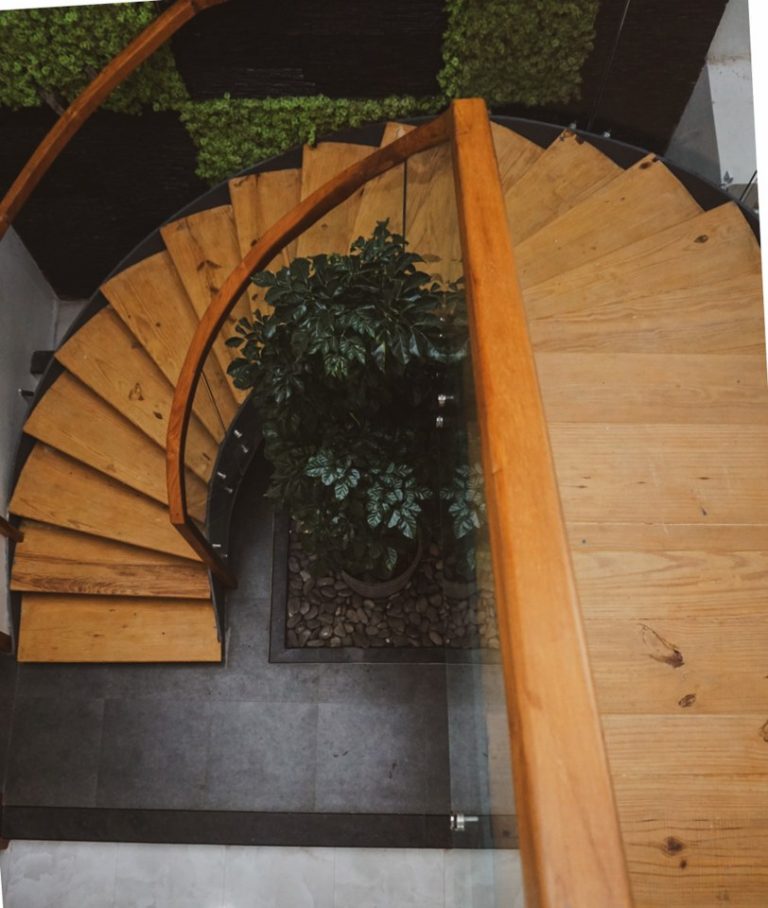 This Cozy House Design Creates Harmony Between Nature and Structure ...