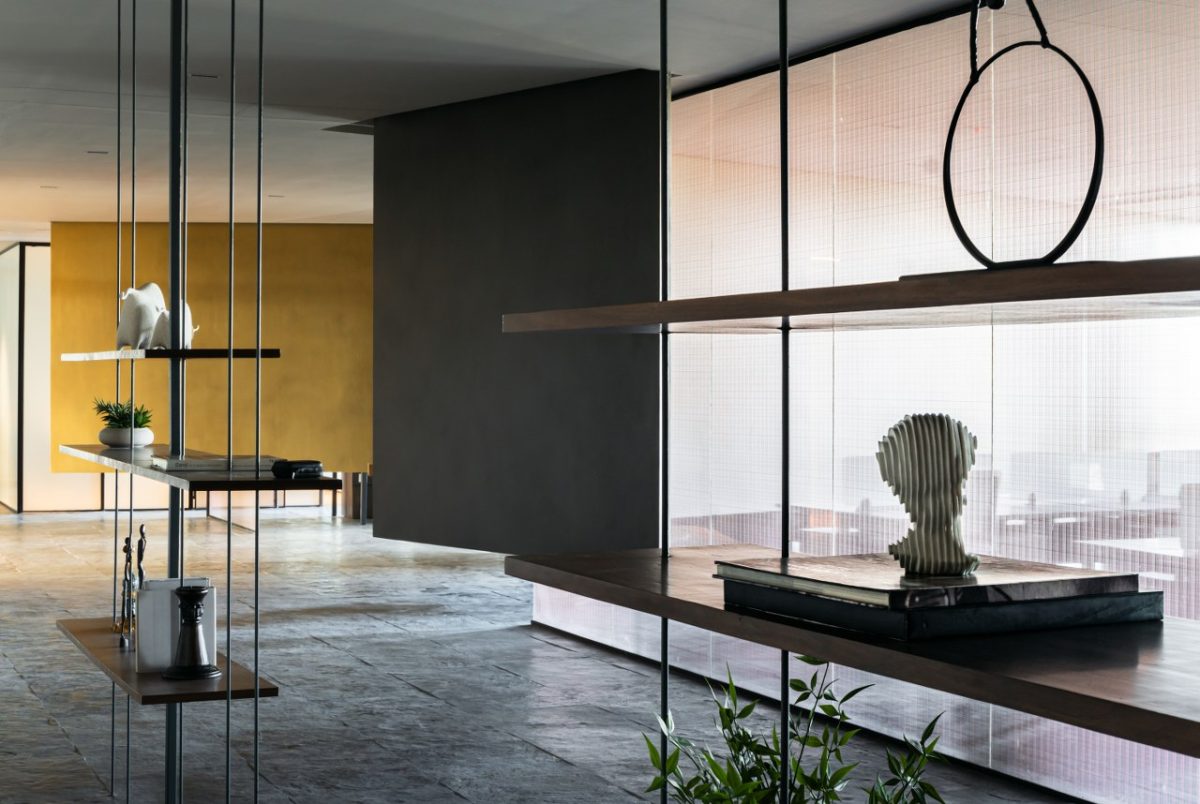 The Floating Walls Create A Suspended Sense of Space and Elegance ...