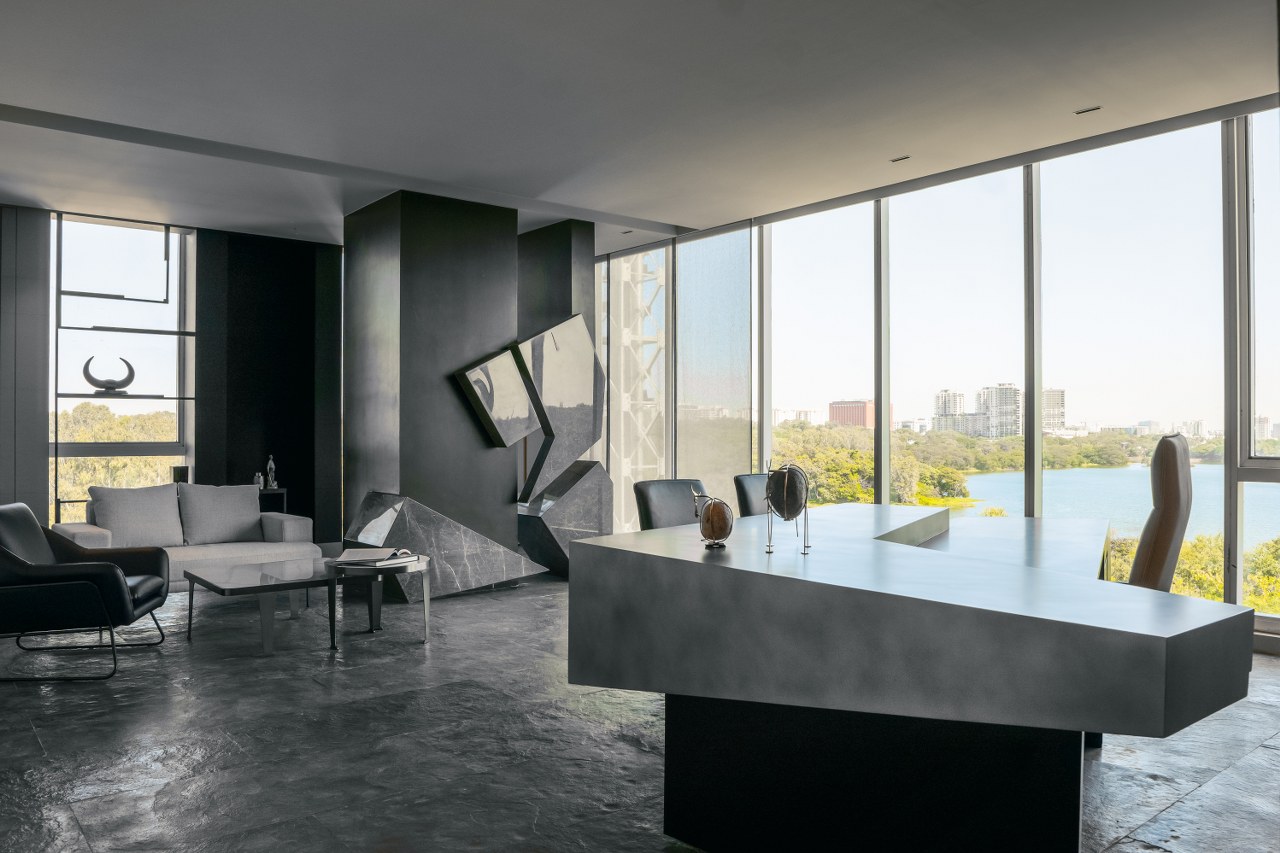 The Floating Walls Create A Suspended Sense of Space and Elegance ...