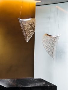 The Floating Walls Create A Suspended Sense of Space and Elegance ...